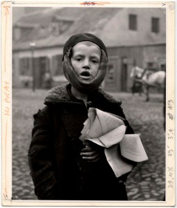 'Of Life and Loss: The Polish Photographs of Roman Vishniac & Jeffrey ...