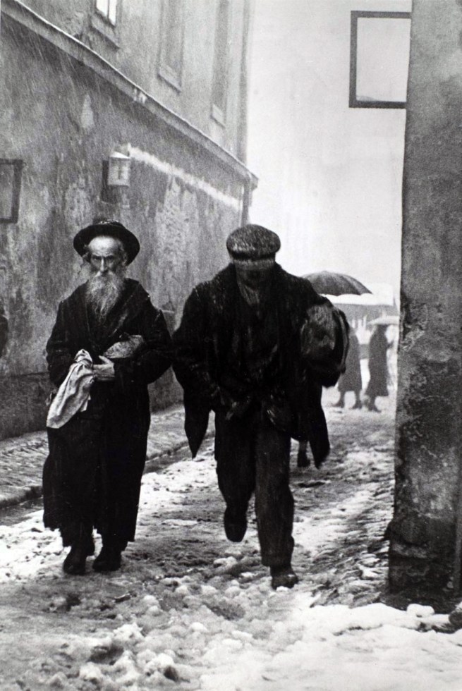 Exhibition: ‘Of Life and Loss: The Polish Photographs of Roman Vishniac ...