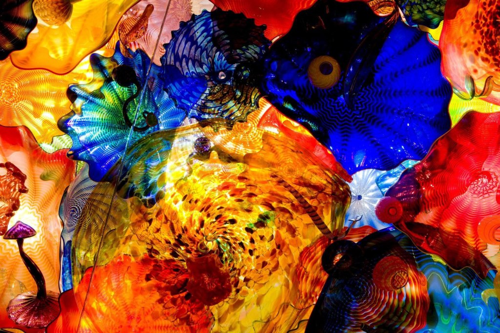 Exhibition: ‘Chihuly: Through the Looking Glass’ at Museum of Fine Arts ...