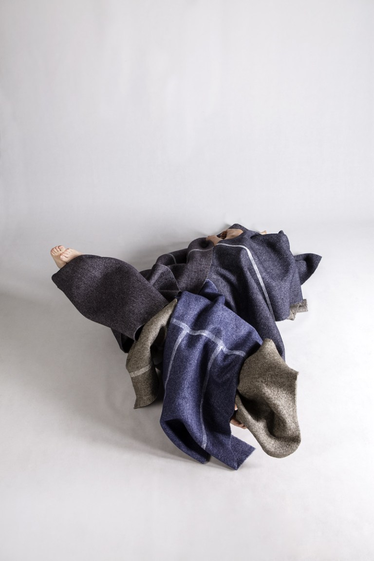 Review: ‘Anne Ferran: Box of Birds’ at Stills Gallery, SydneyArt Blart ...