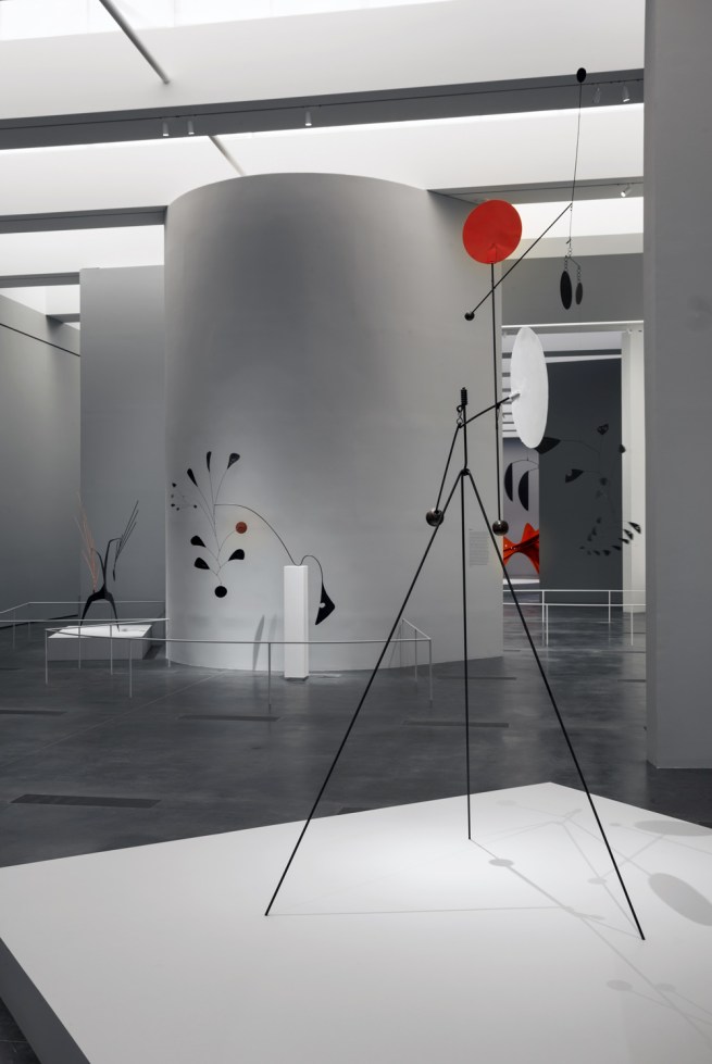 Alexander Calder Blue Feather – Art Blart _ art and cultural memory archive