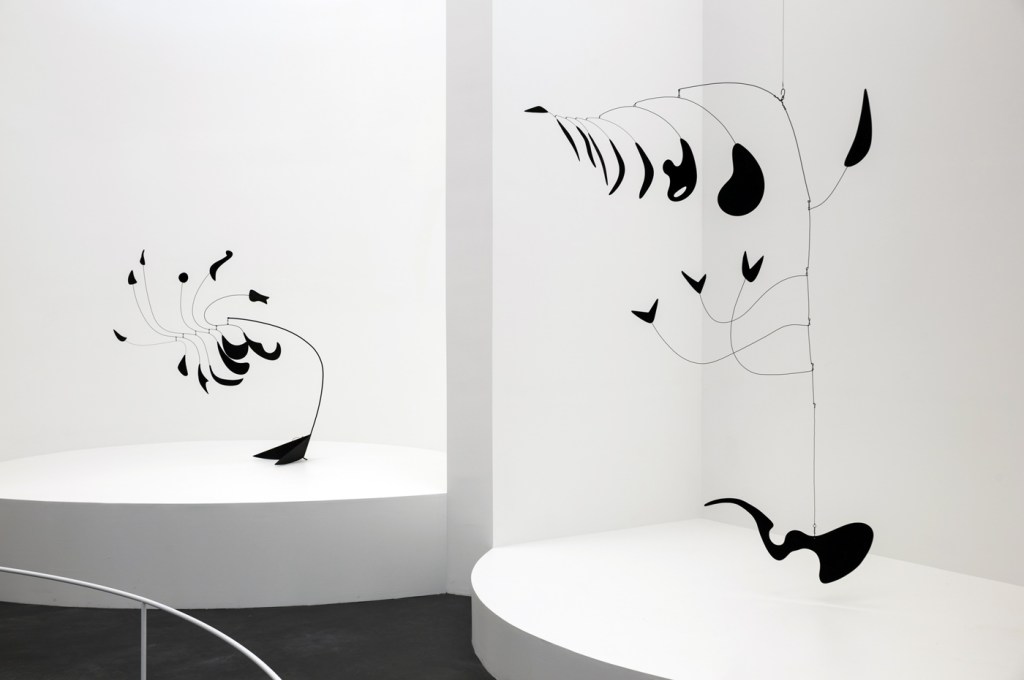 Alexander Calder Blue FeatherArt Blart _ art and cultural memory archive
