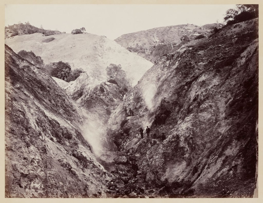 Arch at the West End FarallonesArt Blart _ art and cultural memory archive