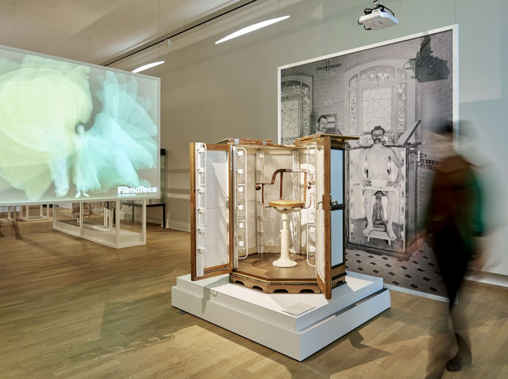 Peter Behrens Salon grand from house BehrensArt Blart _ art and ...