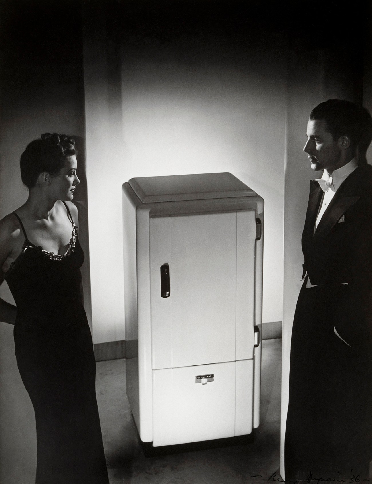 Australian beach cultureArt Blart _ art and cultural memory archive