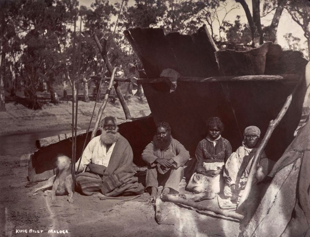 Aboriginal family groupArt Blart _ art and cultural memory archive