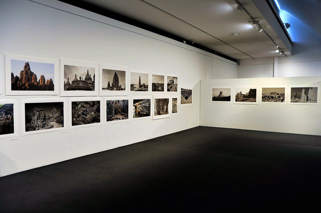 Review: ‘John Gollings: The history of the built world’ at the Monash ...