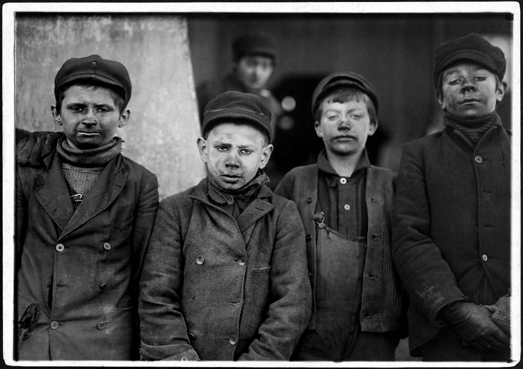 Photographs: “Climbing into immortality” on the work of Lewis W. Hine ...