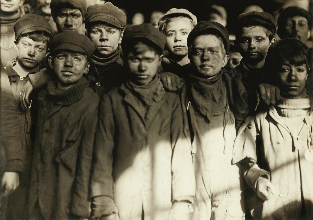Photographs: “Climbing into immortality” on the work of Lewis W. Hine ...