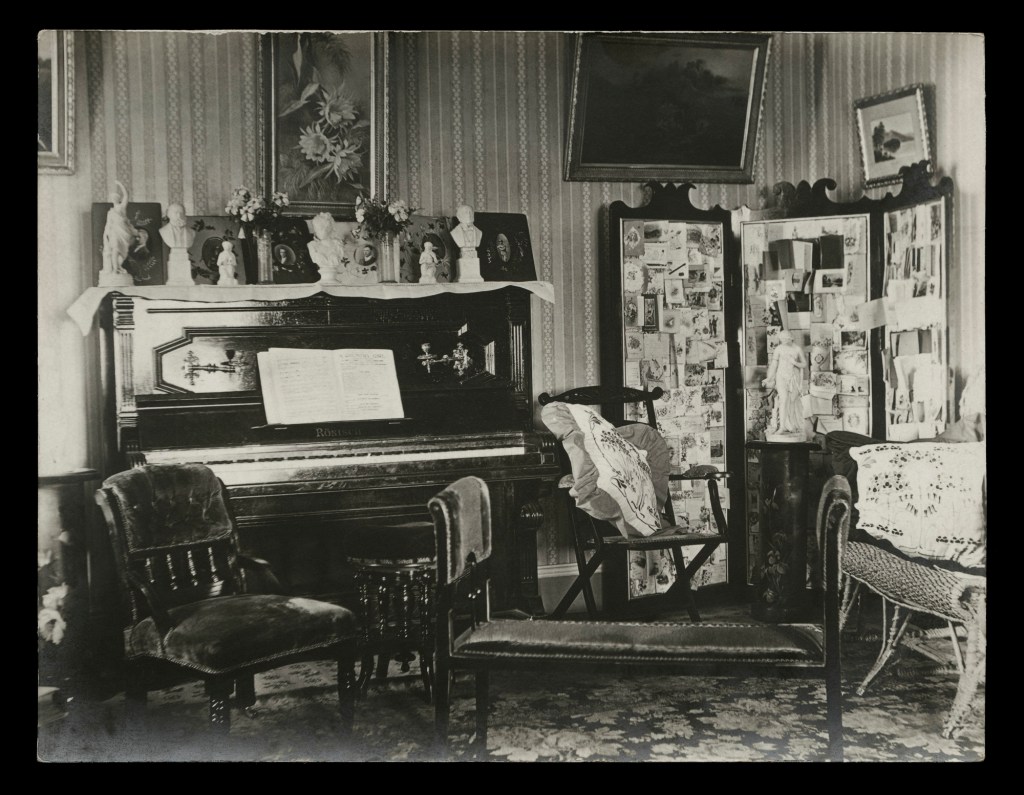 mixed descentArt Blart _ art and cultural memory archive