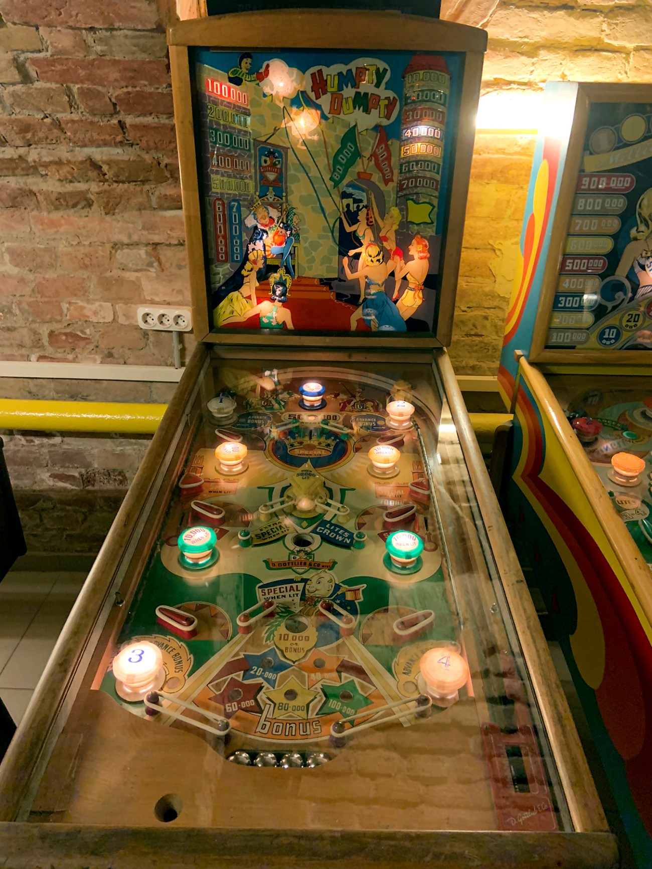 European art research tour: Pinball art at the Flippermúzeum ...