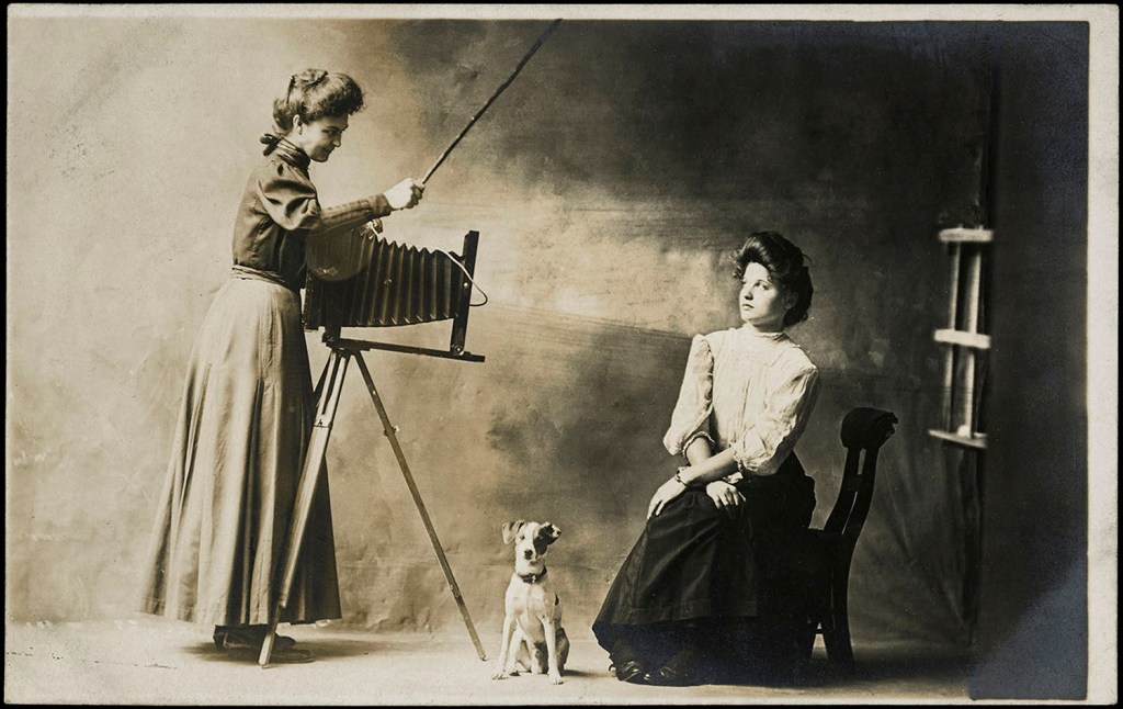'Real Photo Postcards: Pictures from a Changing Nation' at MFA, Boston