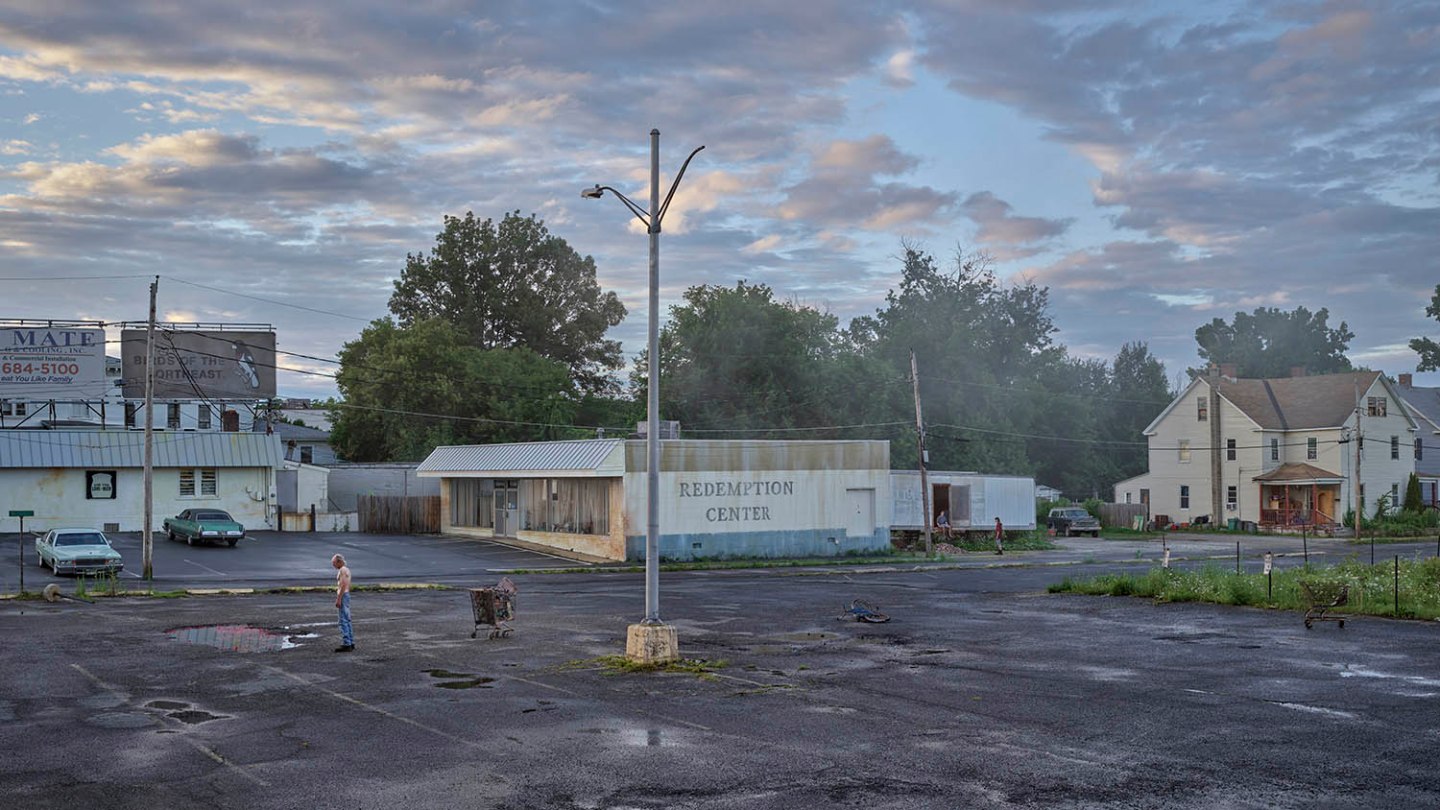 Gregory Crewdson Beneath the RosesArt Blart _ art and cultural memory ...